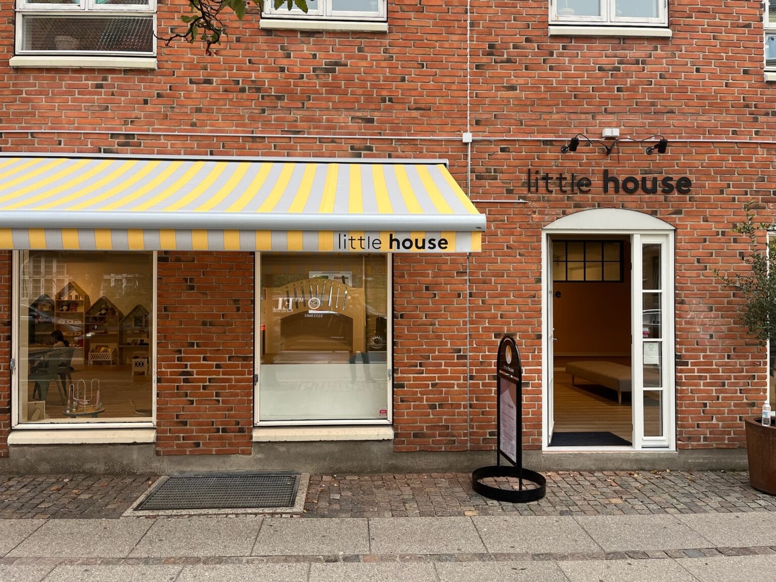 Find os - little house